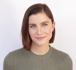 Vic Michaelis Biography, Age, Height, Boyfriend - mrDustBin