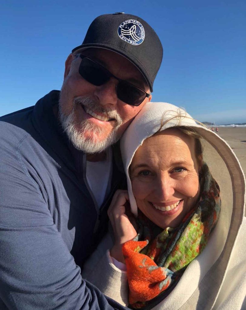 Jonathan Frakes Biography, Age, Height, Wife - mrDustBin