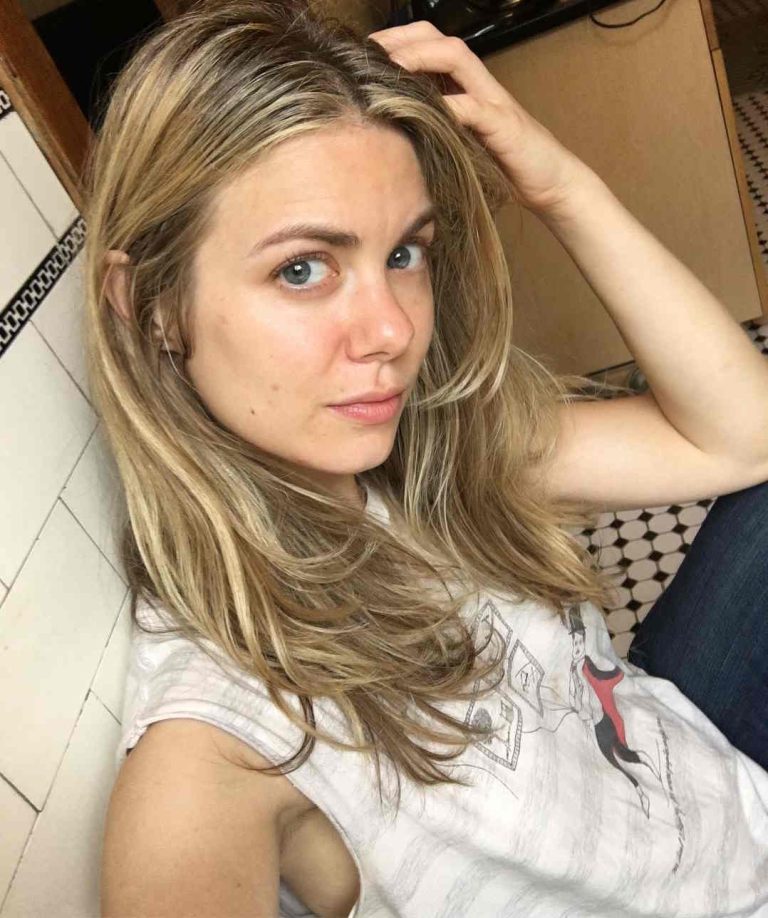 Kristina Cole Biography, Age, Height, Husband - mrDustBin