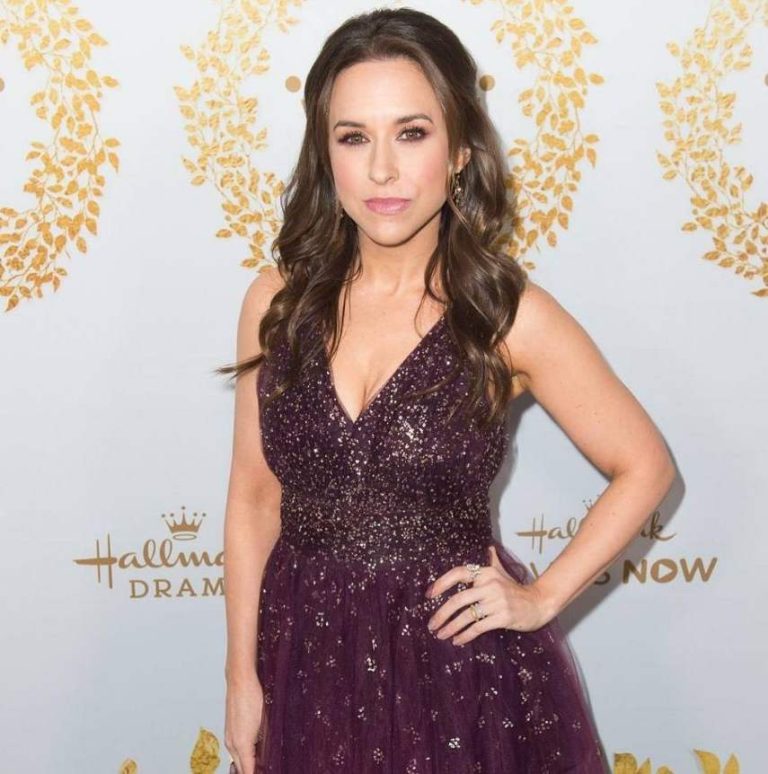 Lacey Chabert Biography, Age, Height, Husband - mrDustBin