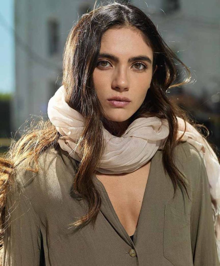 Arienne Mandi Biography, Age, Height, Boyfriend - mrDustBin