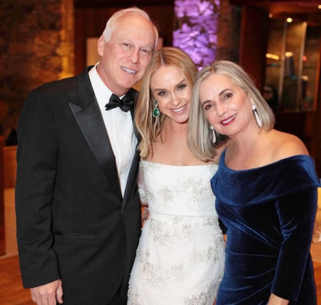 Becca Tobin Biography, Age, Height, Husband - mrDustBin