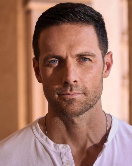 Dylan Bruce Biography, Age, Height, Weight, Girlfriend - mrDustBin