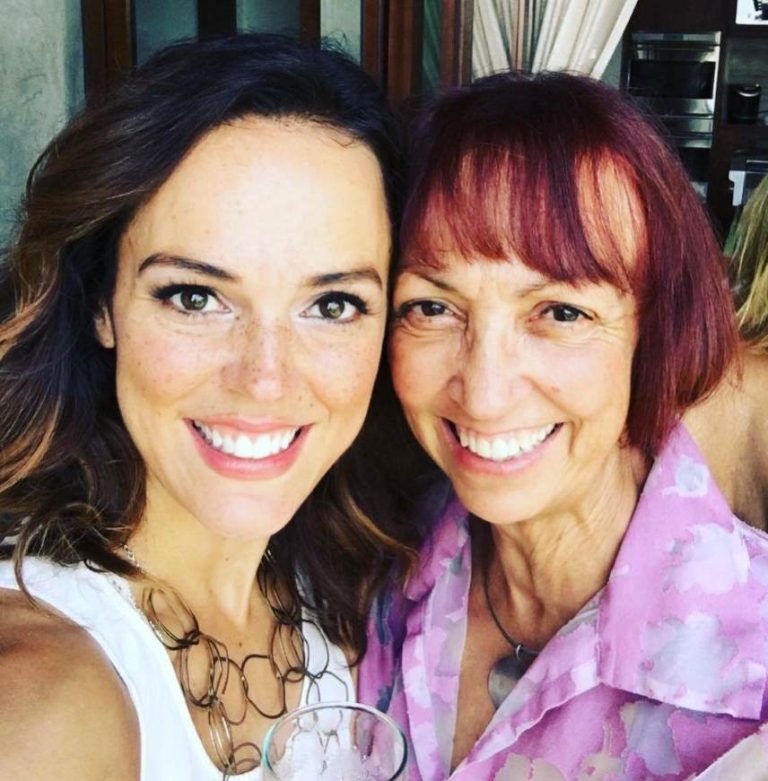 Erin Cahill Biography, Age, Height, Boyfriend - mrDustBin