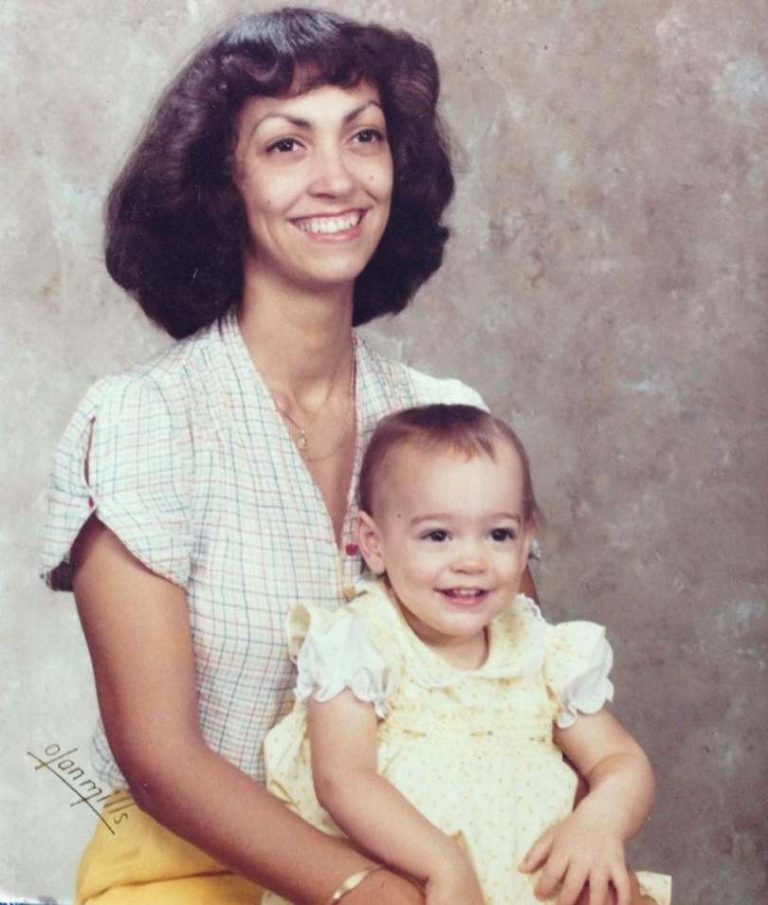 Erin Cahill Biography, Age, Height, Boyfriend - mrDustBin