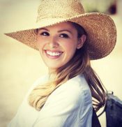 Natalie Hall Biography, Age, Height, Husband - mrDustBin