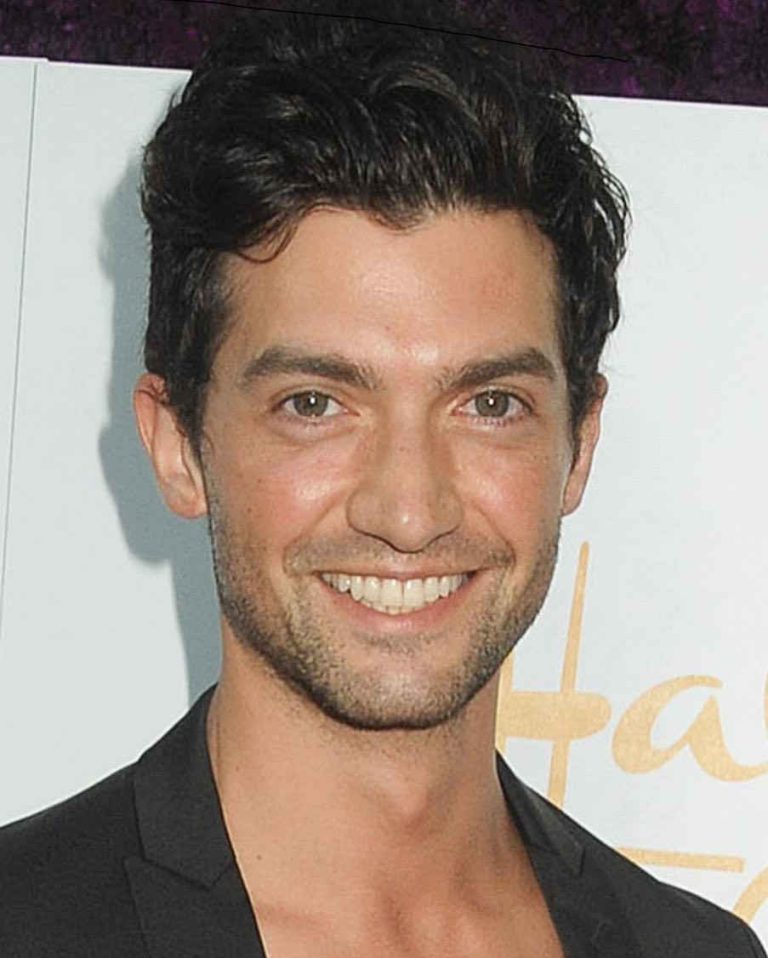 David Alpay Age, Height, Family, Biography - mrDustBin