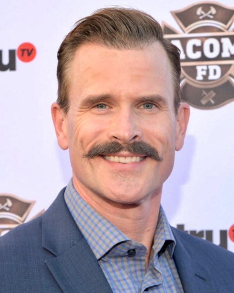 Gabriel Hogan Biography, Age, Height, Wife - mrDustBin