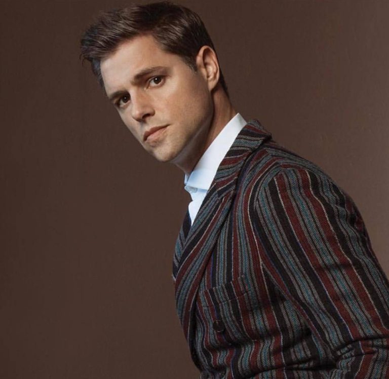 Samuel Page Biography Age, Girlfriend, Hallmark Movies - mrDustBin