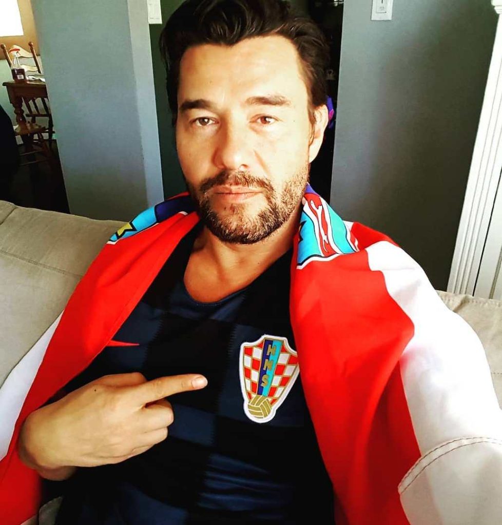 Steve Bacic Biography, Age, Height, Girlfriend - mrDustBin