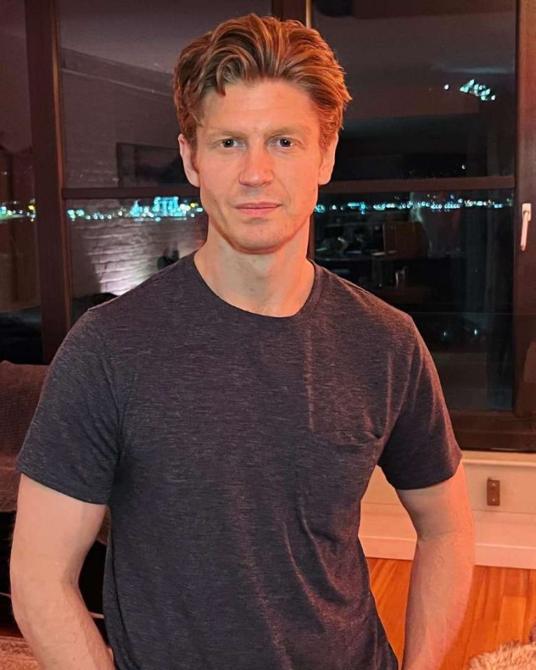 Andrew Francis Biography, Age, Height, Girlfriend - mrDustBin