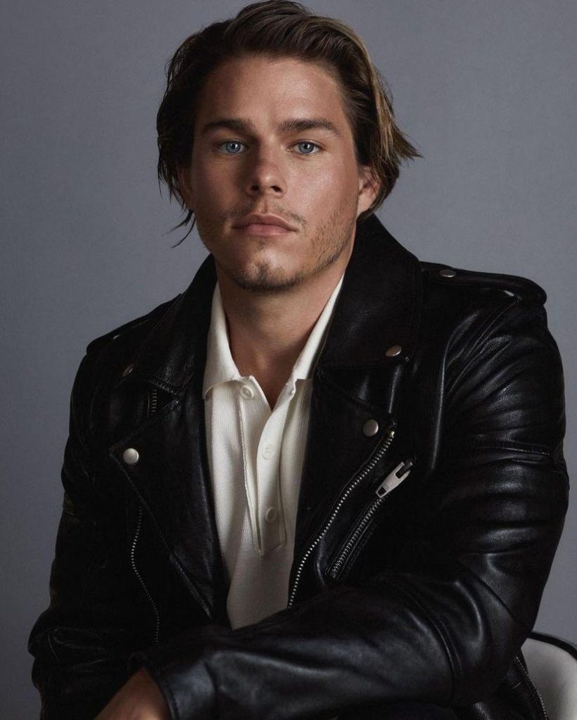 Jake Manley Biography, Age, Height, Girlfriend - mrDustBin