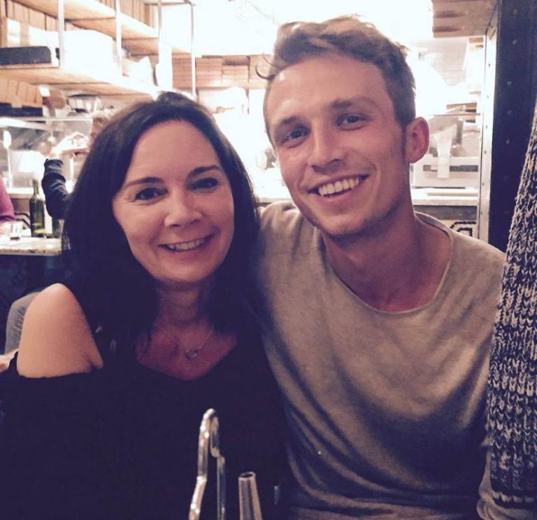 Jordan Renzo Biography, Girlfriend & Hallmark Movies - mrDustBin