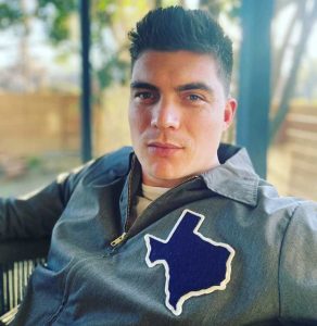 Zane Holtz Biography, Age, Height, Weight, Girlfriend - mrDustBin