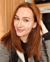 Kat Barrell Biography, Height, Age, Husband, Hallmark Movies - mrDustBin