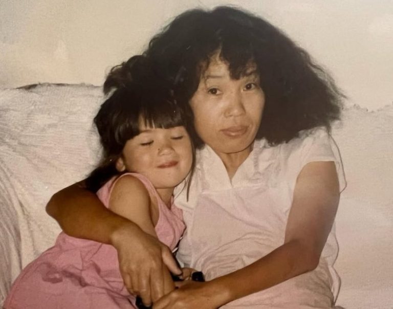 Nichole Sakura Biography, Age, Height, Weight, Husband - mrDustBin