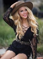 Amanda Jordan Biography, Age, Height, Weight, Husband - mrDustBin