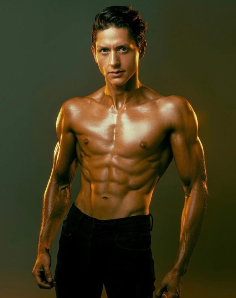 Arthur Marroquin Biography, Age, Height, Weight, Wife, Family - mrDustBin