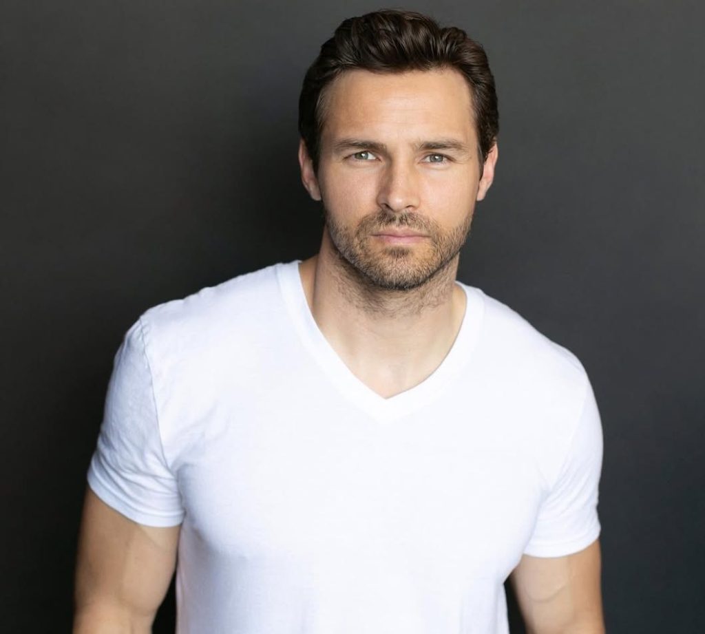 Christmas On Duty Hallmark Movie, Casts - mrDustBin