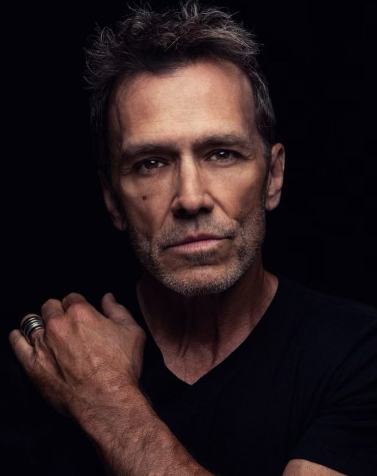 Christmas On Duty Hallmark Movie, Casts - mrDustBin