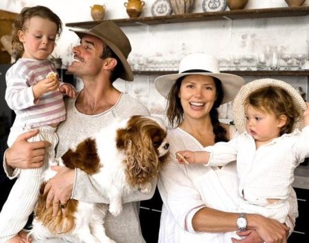 Joshua Sasse Biography, Age, Height, Weight, Wife - mrDustBin